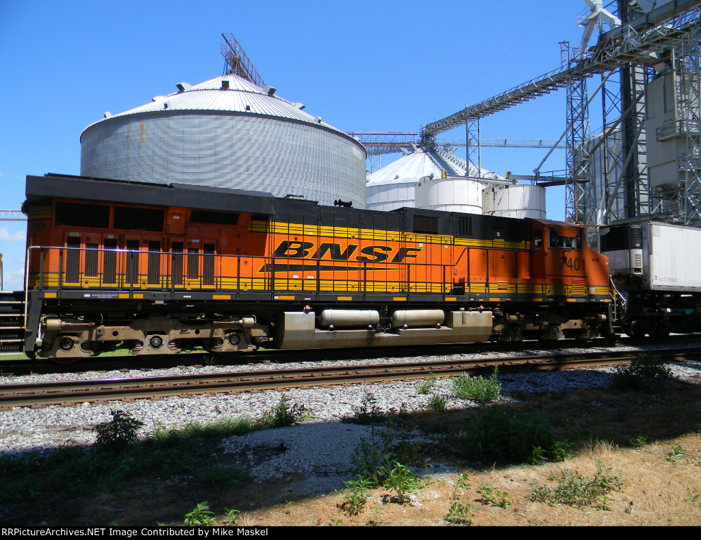 BNSF 7401